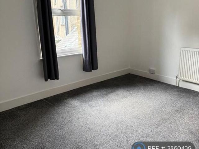 2 bedroom end of terrace house to rent