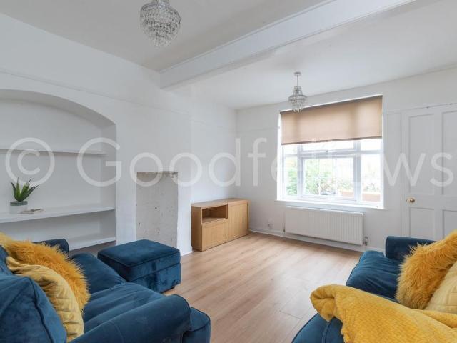 2 bedroom end of terrace house to rent