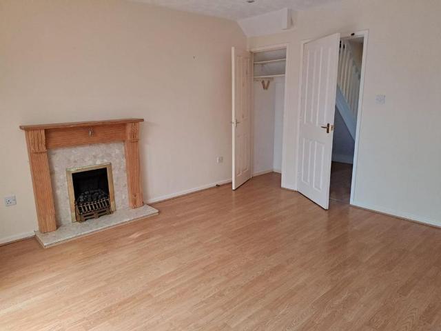 2 bedroom end of terrace house to rent