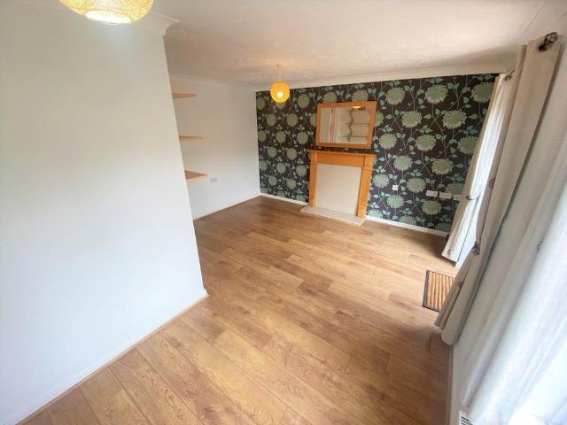 2 bedroom end of terrace house to rent
