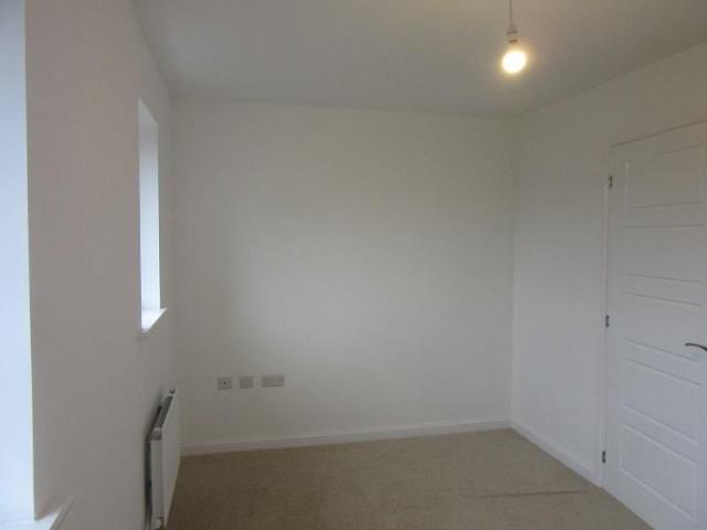 2 bedroom end of terrace house to rent