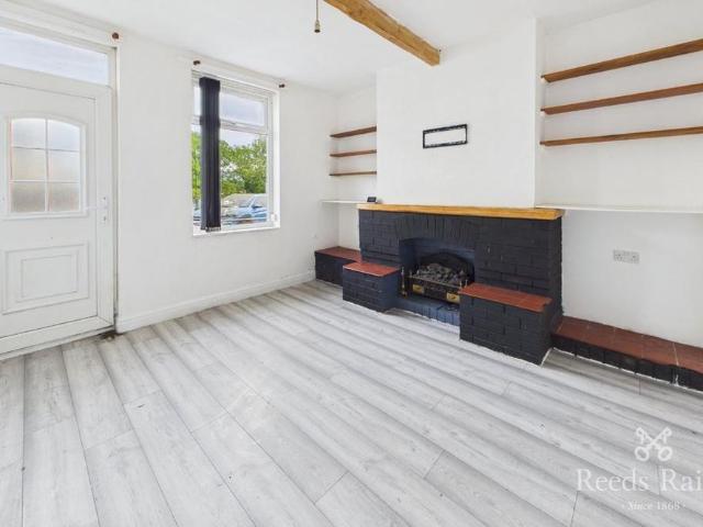 2 bedroom end of terrace house to rent