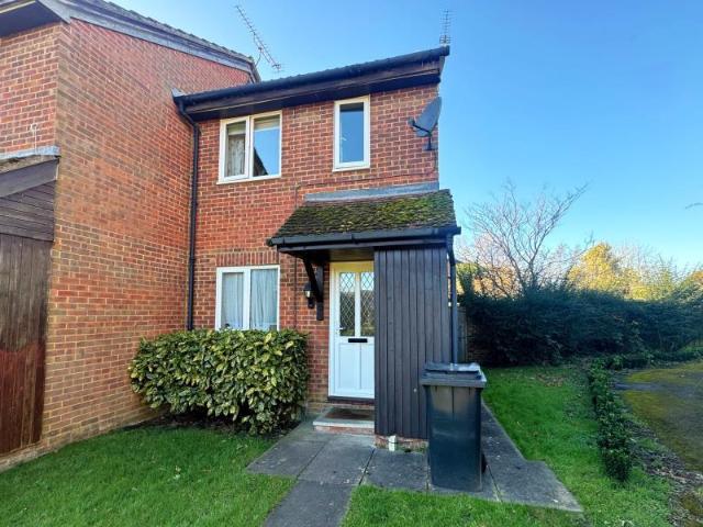 2 bedroom end of terrace house to rent
