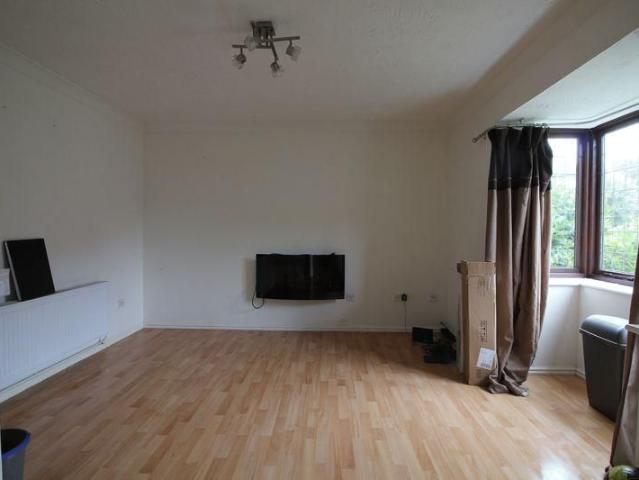 2 bedroom end of terrace house to rent