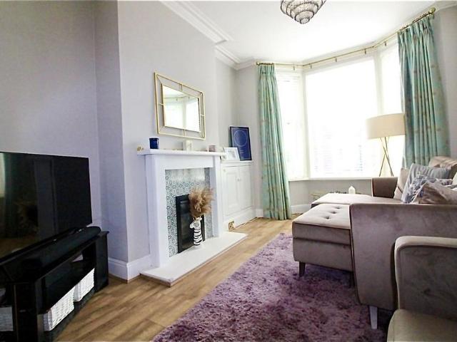2 bedroom end of terrace house to rent