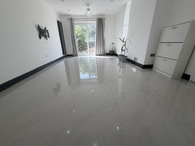 2 bedroom end of terrace house to rent