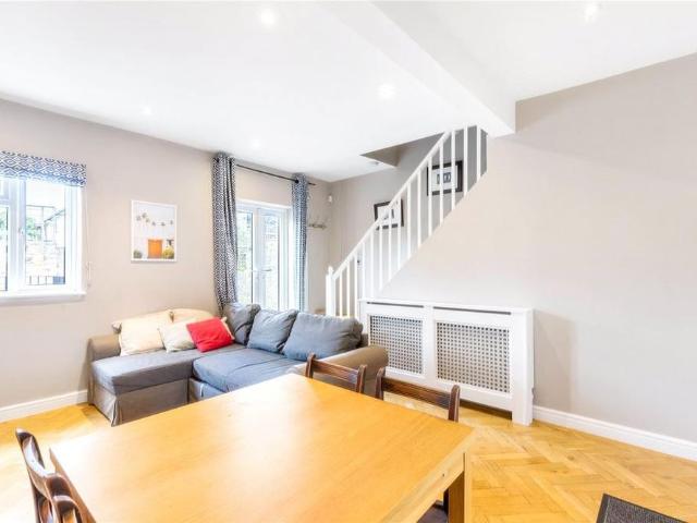 2 bedroom end of terrace house to rent