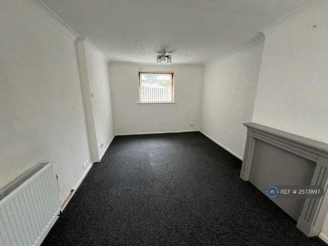 2 bedroom end of terrace house to rent