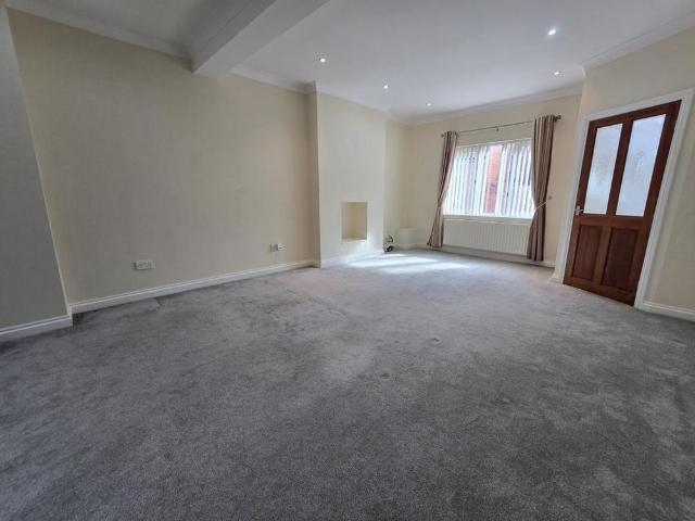 2 bedroom end of terrace house to rent