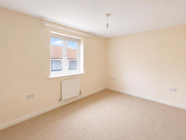 2 bedroom end of terrace house to rent