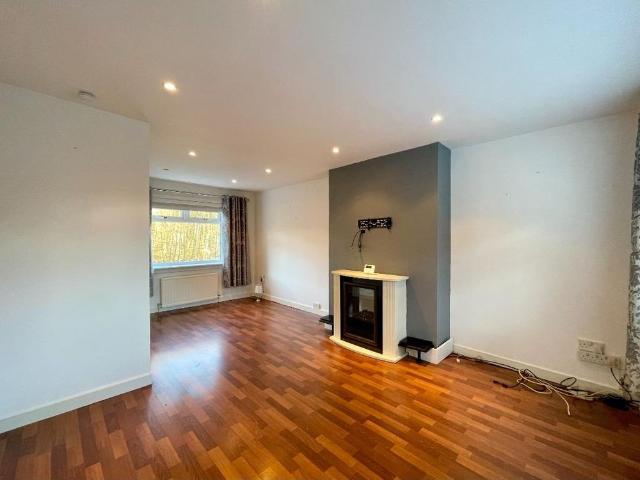 2 bedroom end of terrace house to rent