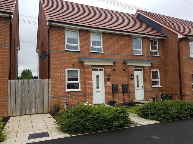 2 bedroom end of terrace house to rent