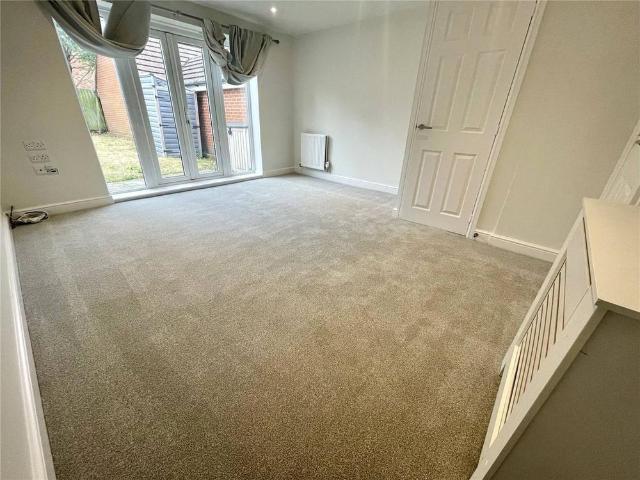 2 bedroom end of terrace house to rent