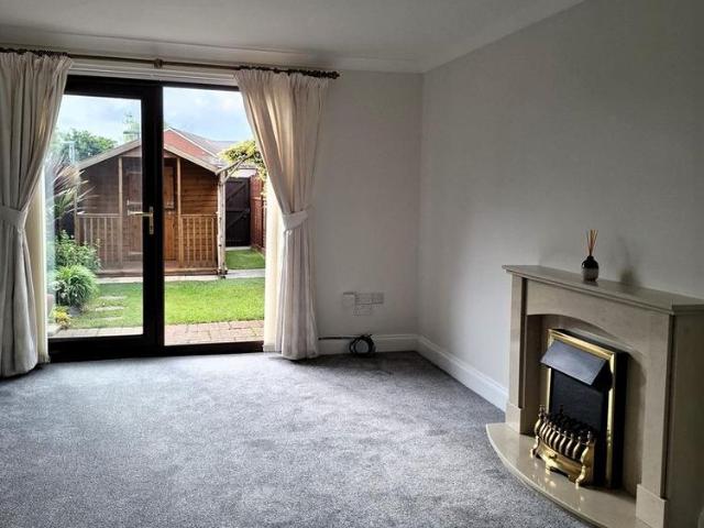 2 bedroom end of terrace house to rent