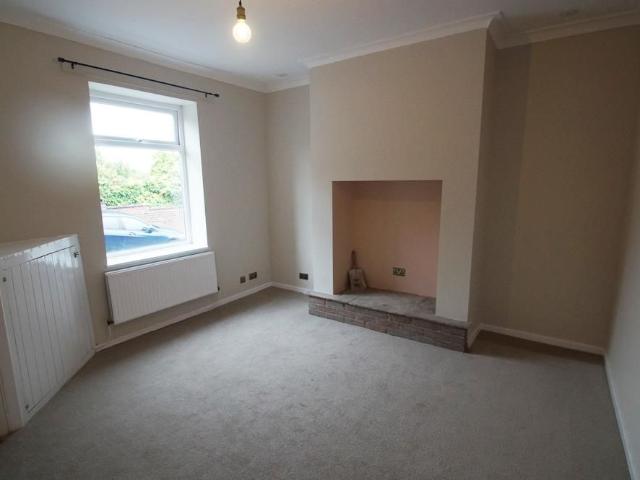 2 bedroom end of terrace house to rent