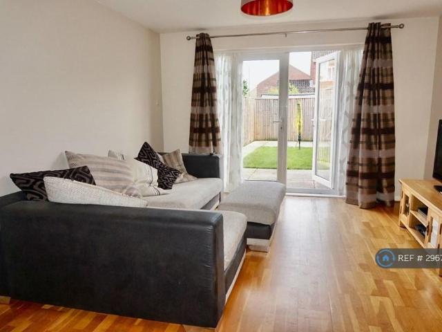 2 bedroom end of terrace house to rent