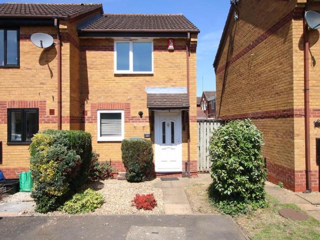 2 bedroom end of terrace house to rent