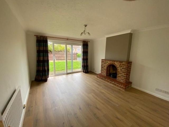 2 bedroom end of terrace house to rent