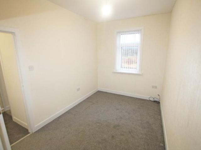 2 bedroom end of terrace house to rent
