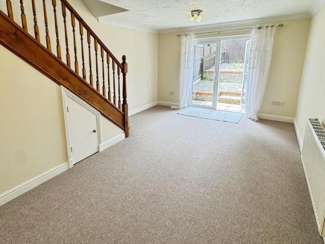 2 bedroom end of terrace house to rent