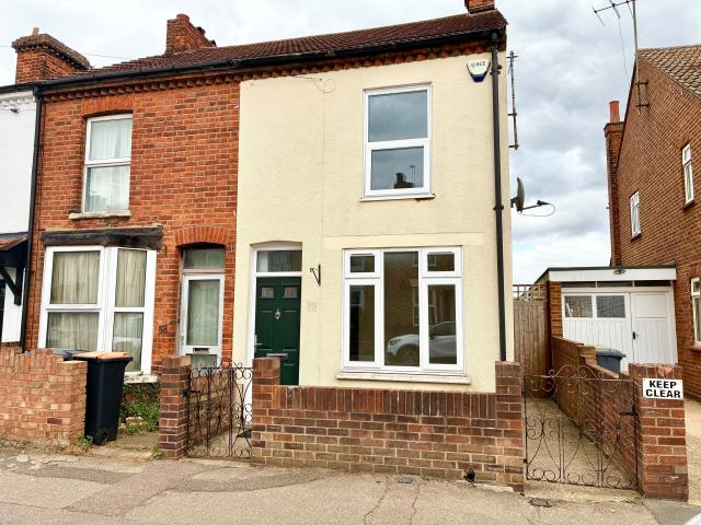 2 bedroom end of terrace house to rent