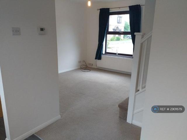 2 bedroom end of terrace house to rent