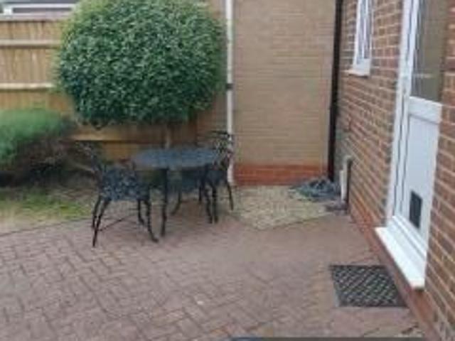 2 bedroom end of terrace house to rent
