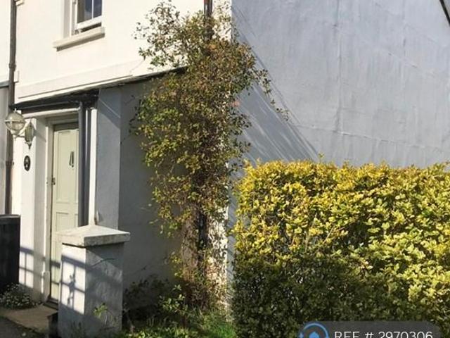 2 bedroom end of terrace house to rent