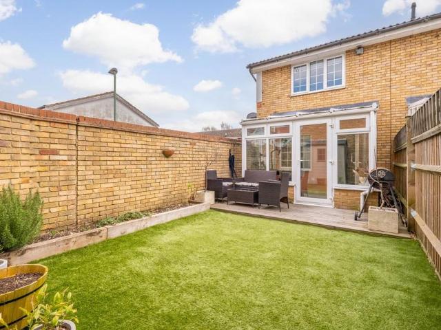 2 bedroom end of terrace house to rent
