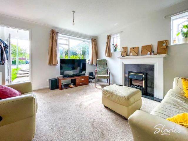 2 bedroom end of terrace house to rent