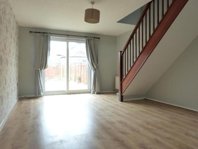 2 bedroom end of terrace house to rent