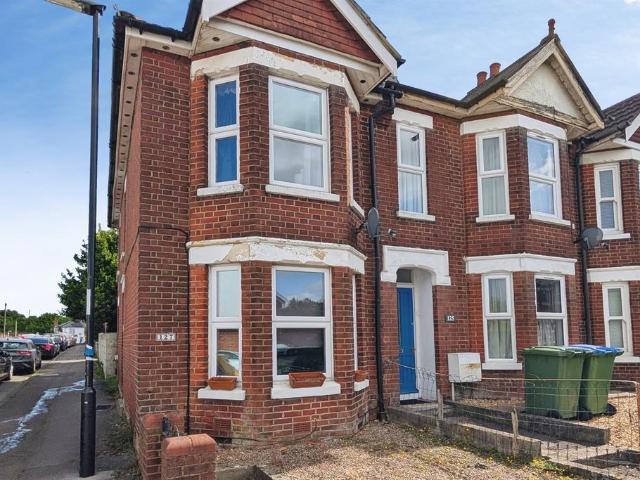 2 bedroom end of terrace house to rent