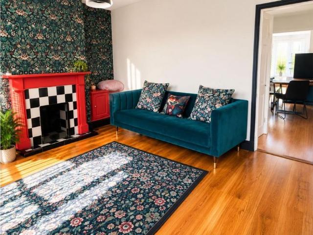 2 bedroom end of terrace house to rent