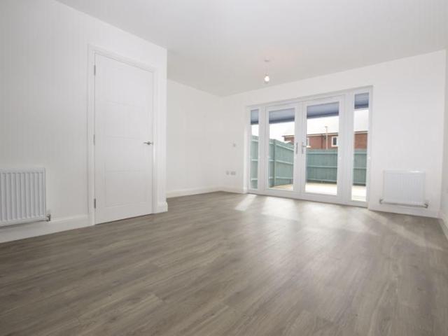 2 bedroom end of terrace house to rent