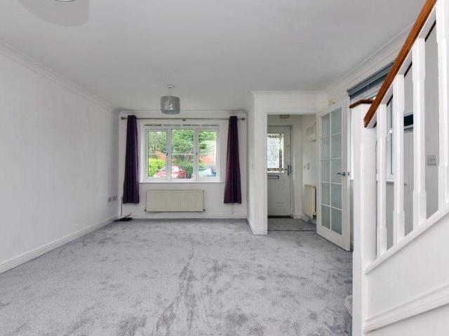 2 bedroom end of terrace house to rent
