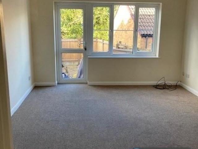 2 bedroom end of terrace house to rent