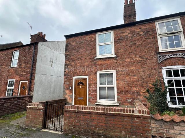 2 bedroom end of terrace house to rent
