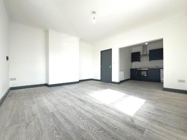 2 bedroom end of terrace house to rent