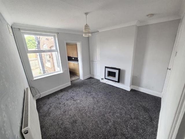 2 bedroom end of terrace house to rent