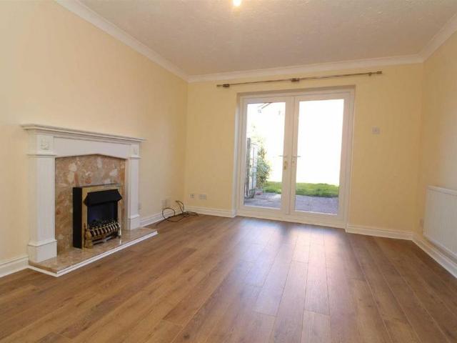 2 bedroom end of terrace house to rent