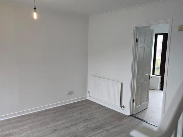 2 bedroom end of terrace house to rent