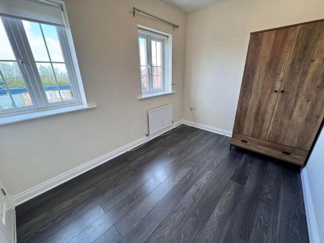 2 bedroom end of terrace house to rent