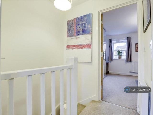 2 bedroom end of terrace house to rent