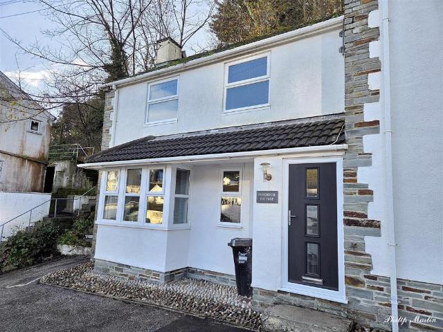 2 bedroom end of terrace house to rent