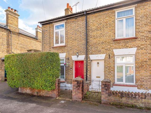 2 bedroom end of terrace house to rent