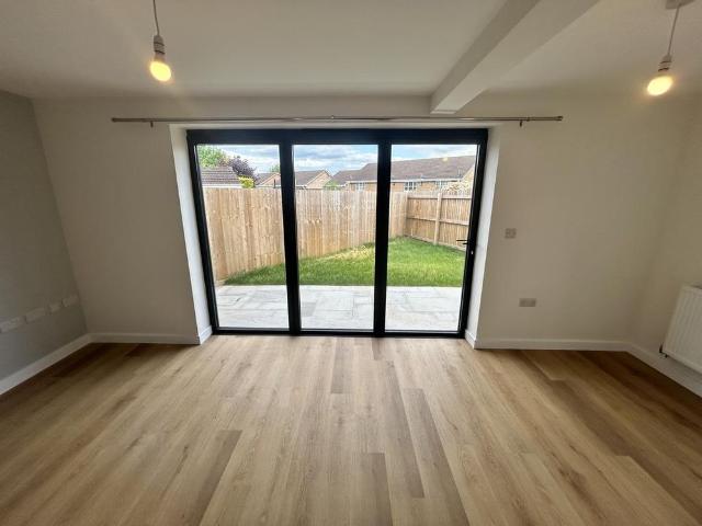 2 bedroom end of terrace house to rent