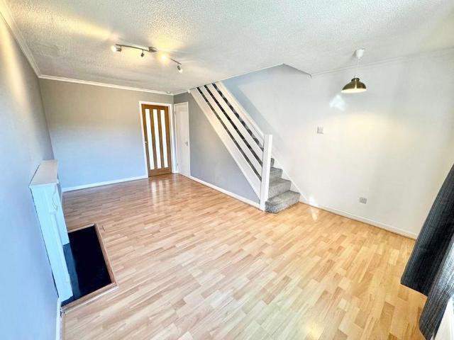 2 bedroom end of terrace house to rent