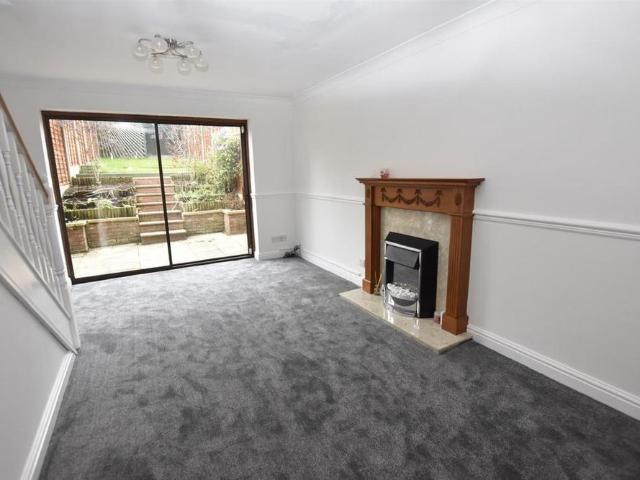2 bedroom end of terrace house to rent