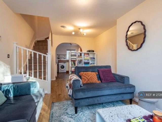2 bedroom end of terrace house to rent