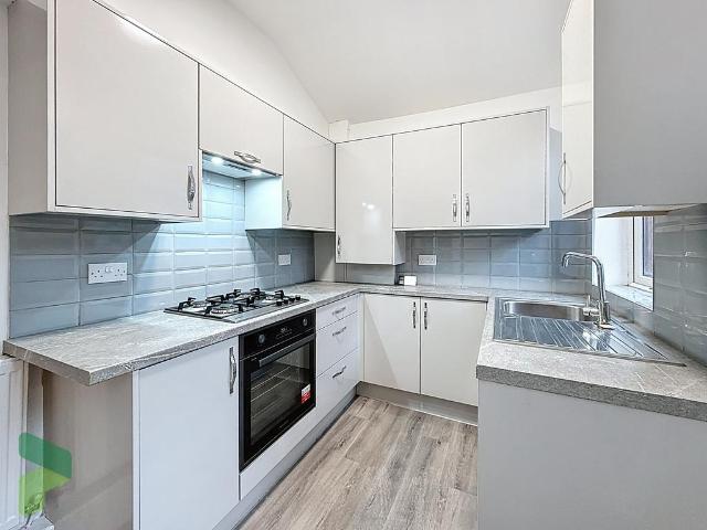 2 bedroom end of terrace house to rent